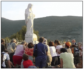 ¿Veneran los Católicos a María?